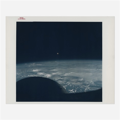 First Moonrise Full Moon rising over the Earth horizon, James Lovell ...